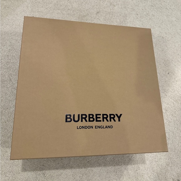 Burberry | Accessories | Burberry Large Box 55 X 165 X 8 Authentic ...